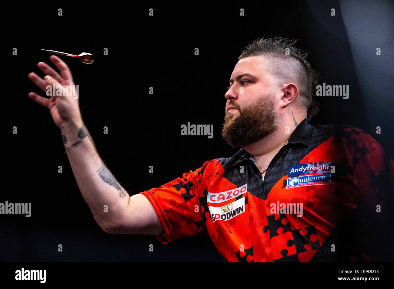 Michael smith darts 2022 hi-res stock photography and images - Alamy
