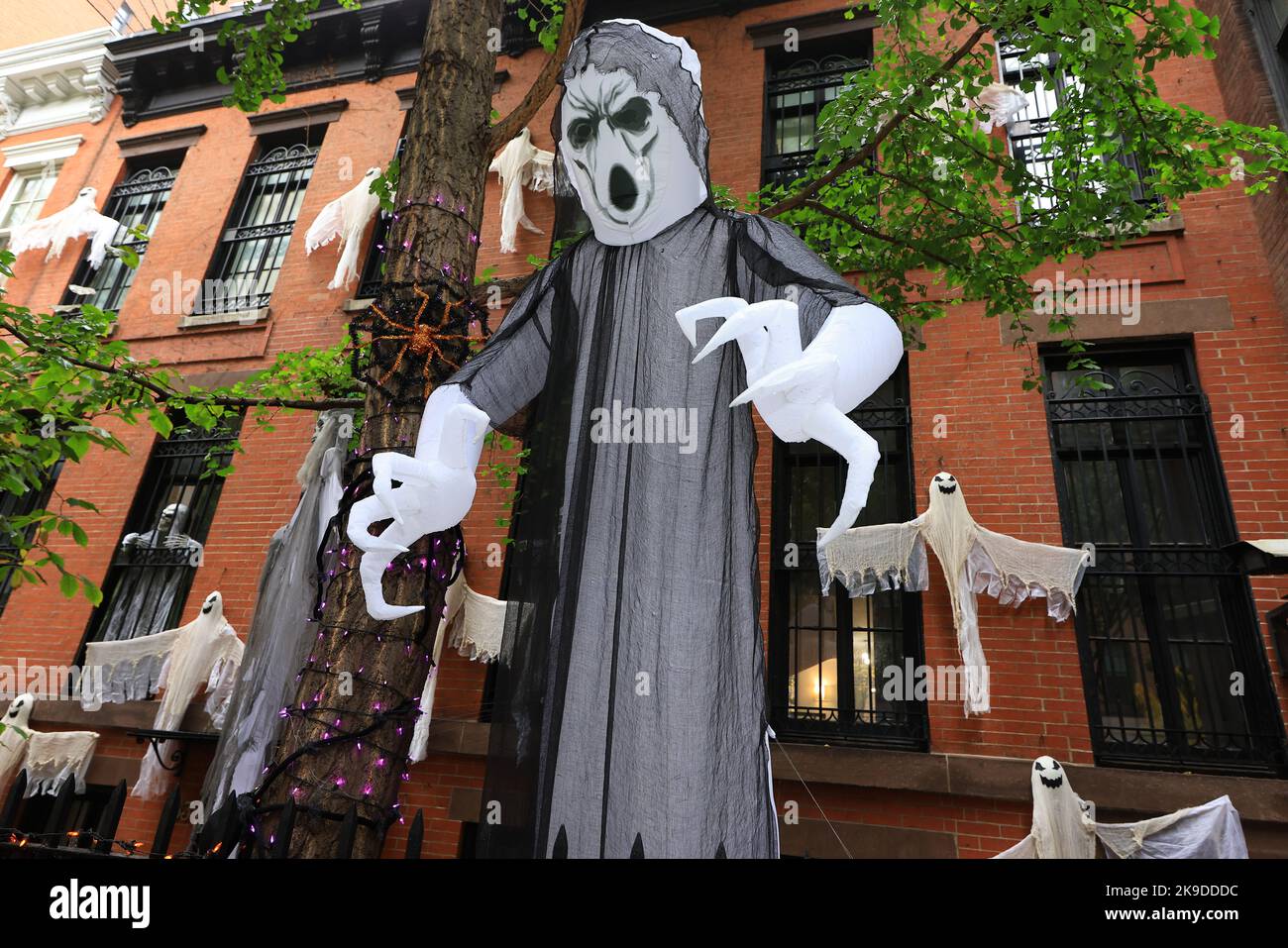 Gordon of ghost city hi-res stock photography and images - Alamy