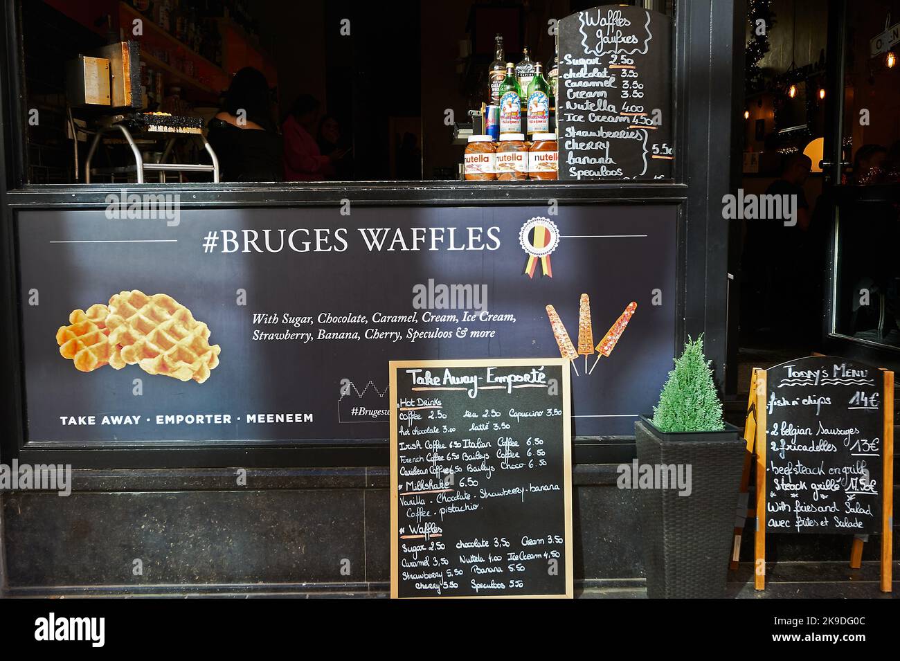 Bruges (Brugge) and a shop frontage selling Belgian waffles Stock Photo ...