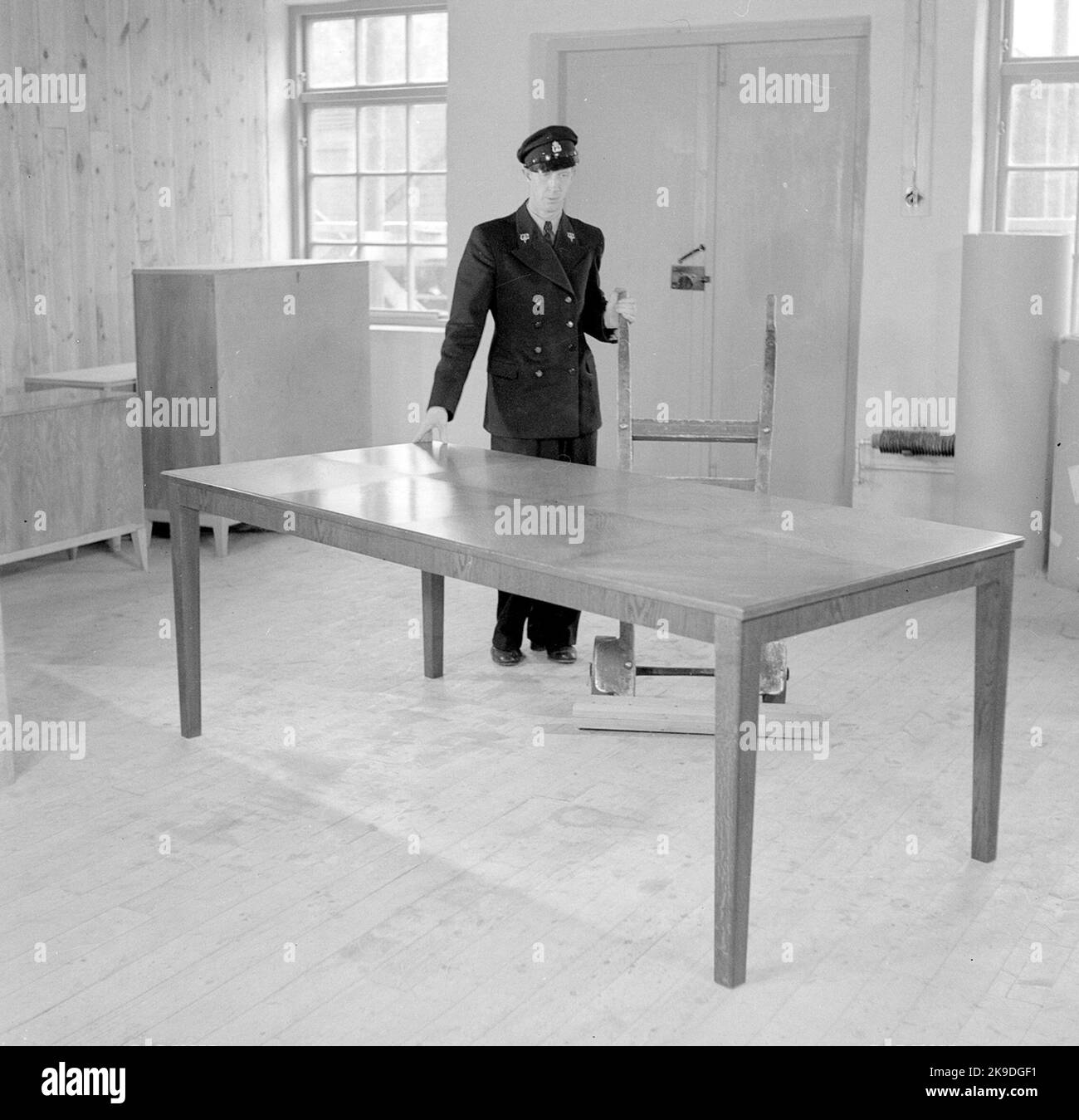 Loading/Stowing of Goods Stock Photo - Alamy