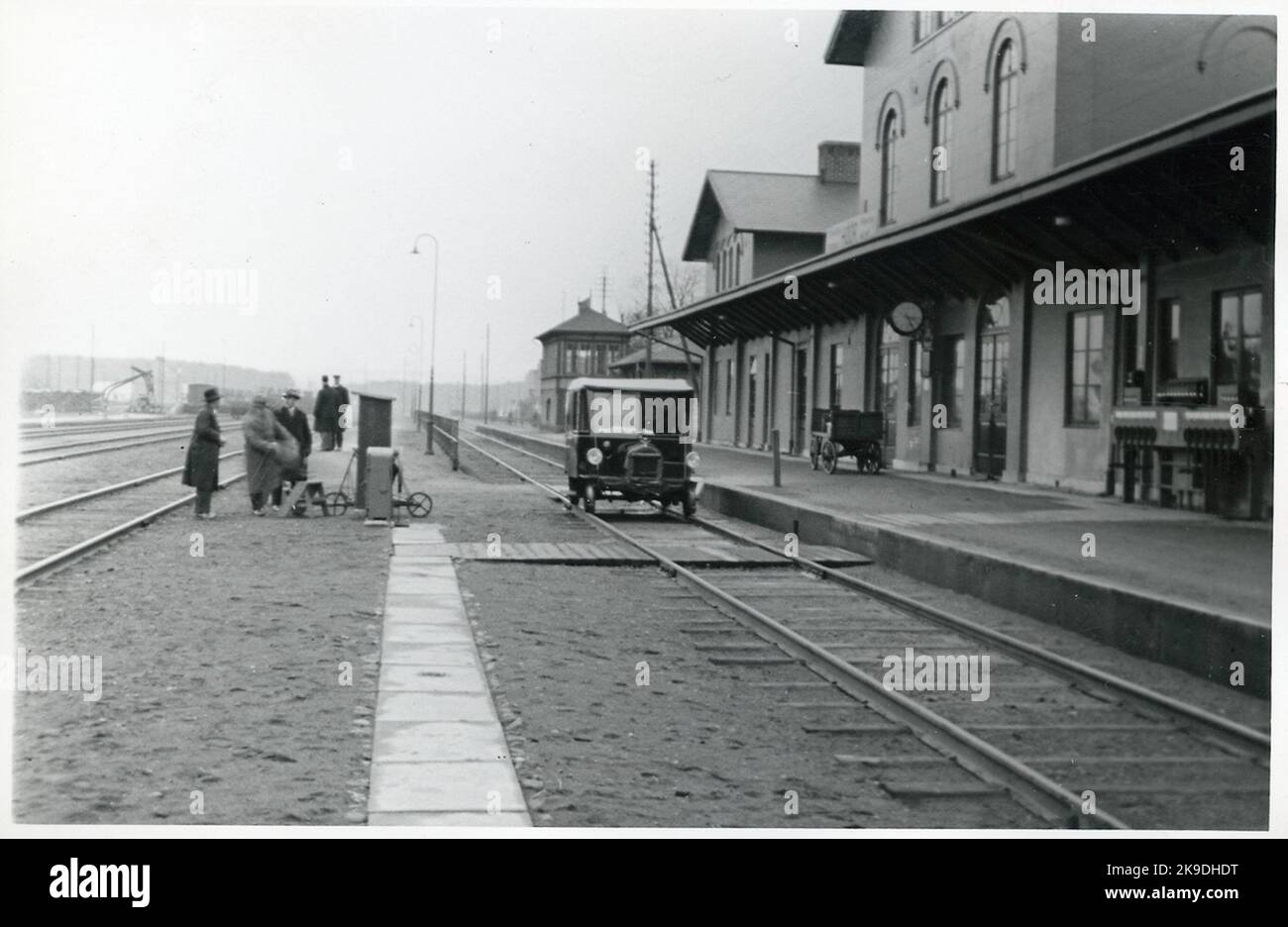 Railway officials at inspection at Höör railway station Stock Photo - Alamy Railway officials at inspection at Höör railway station Stock Photo - Alamy