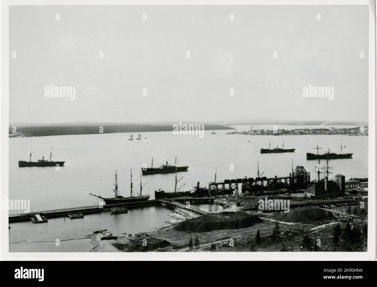 Sweden & Norway Railway - The ore loading in Luleå. Some Malmångers are ...