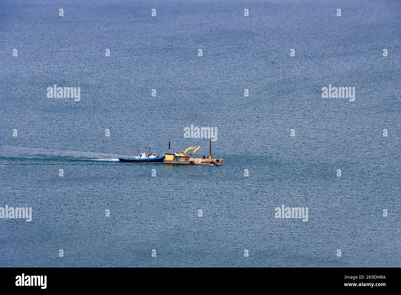 Black tugboat hi-res stock photography and images - Alamy