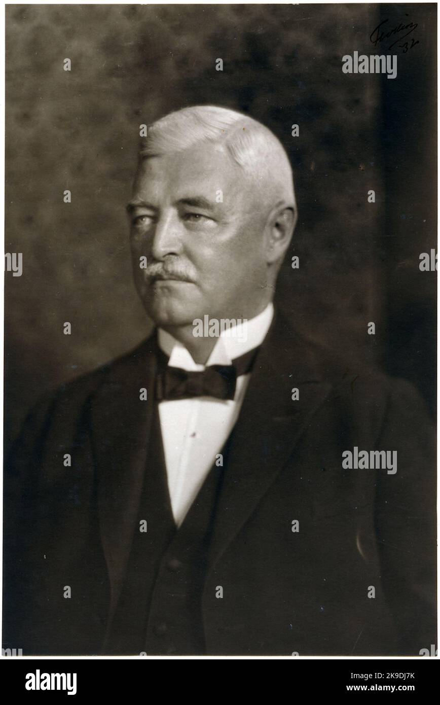 Bureau workforce hi-res stock photography and images - Alamy