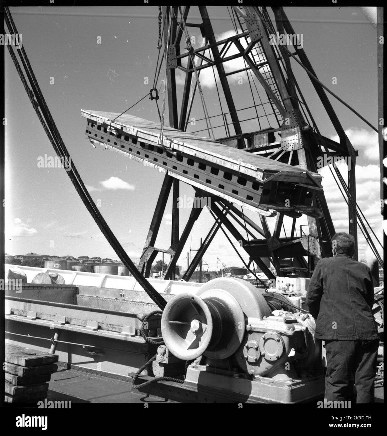 Special transport of paper machine. Unloading work in Värtahamnen Stock ...