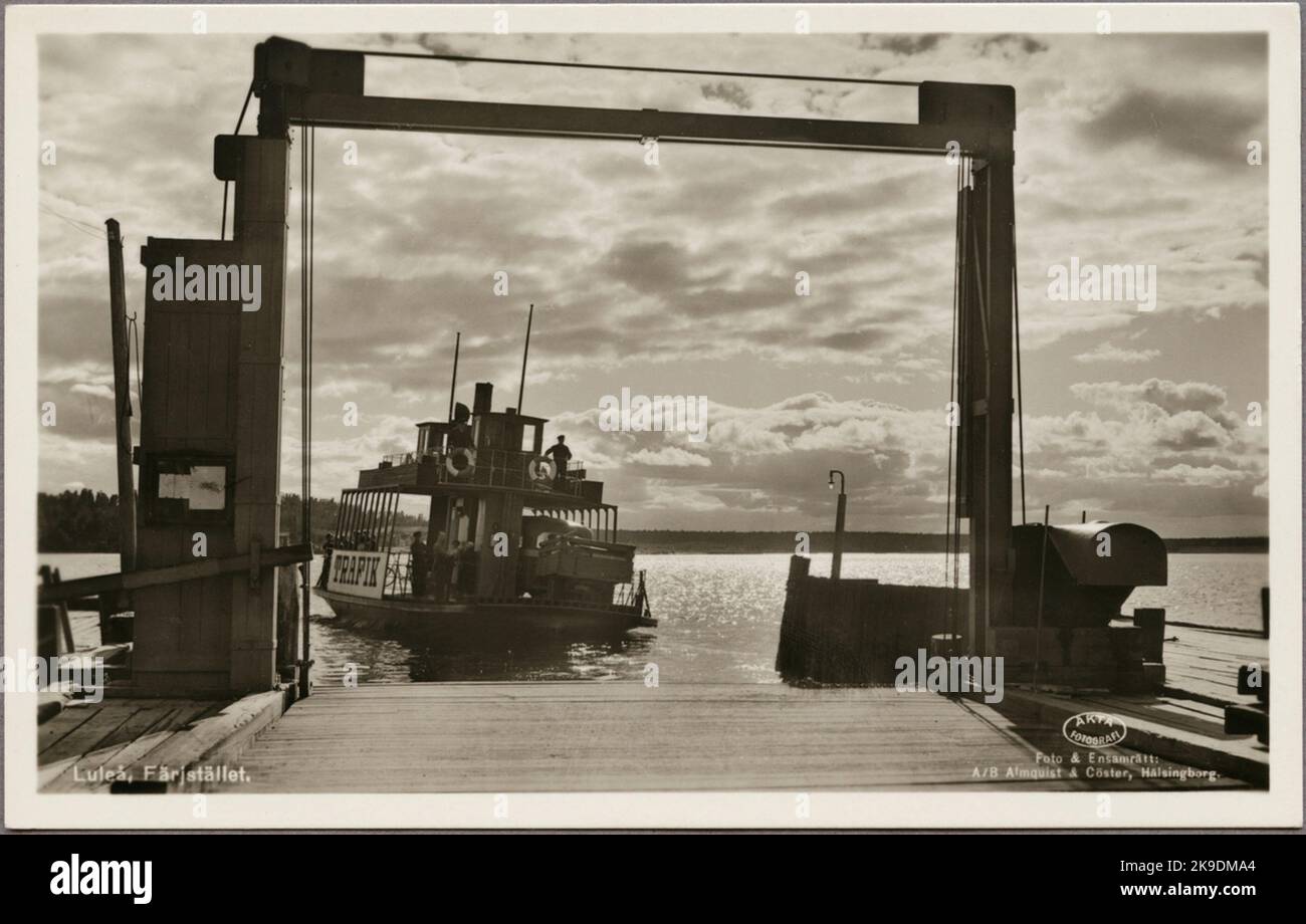Steam ferry "Traffic" in service between Luleå and Bergnäset in 1900 ...