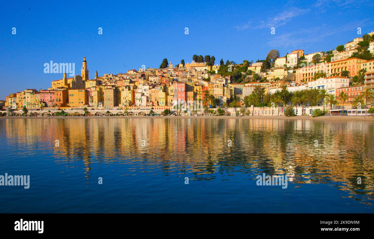 France, Cote d'Azur, Menton, skyline, Plage des Sablettes, beach Stock ...