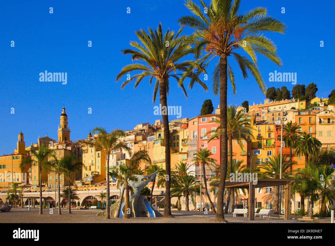 France, Cote d'Azur, Menton, skyline, Plage des Sablettes, beach Stock ...