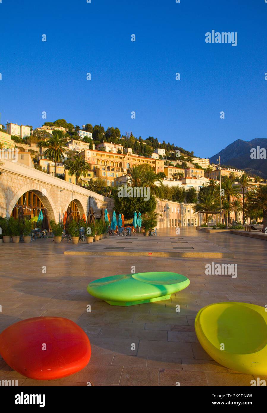 France, Cote d'Azur, Menton, skyline, Plage des Sablettes, beach Stock ...