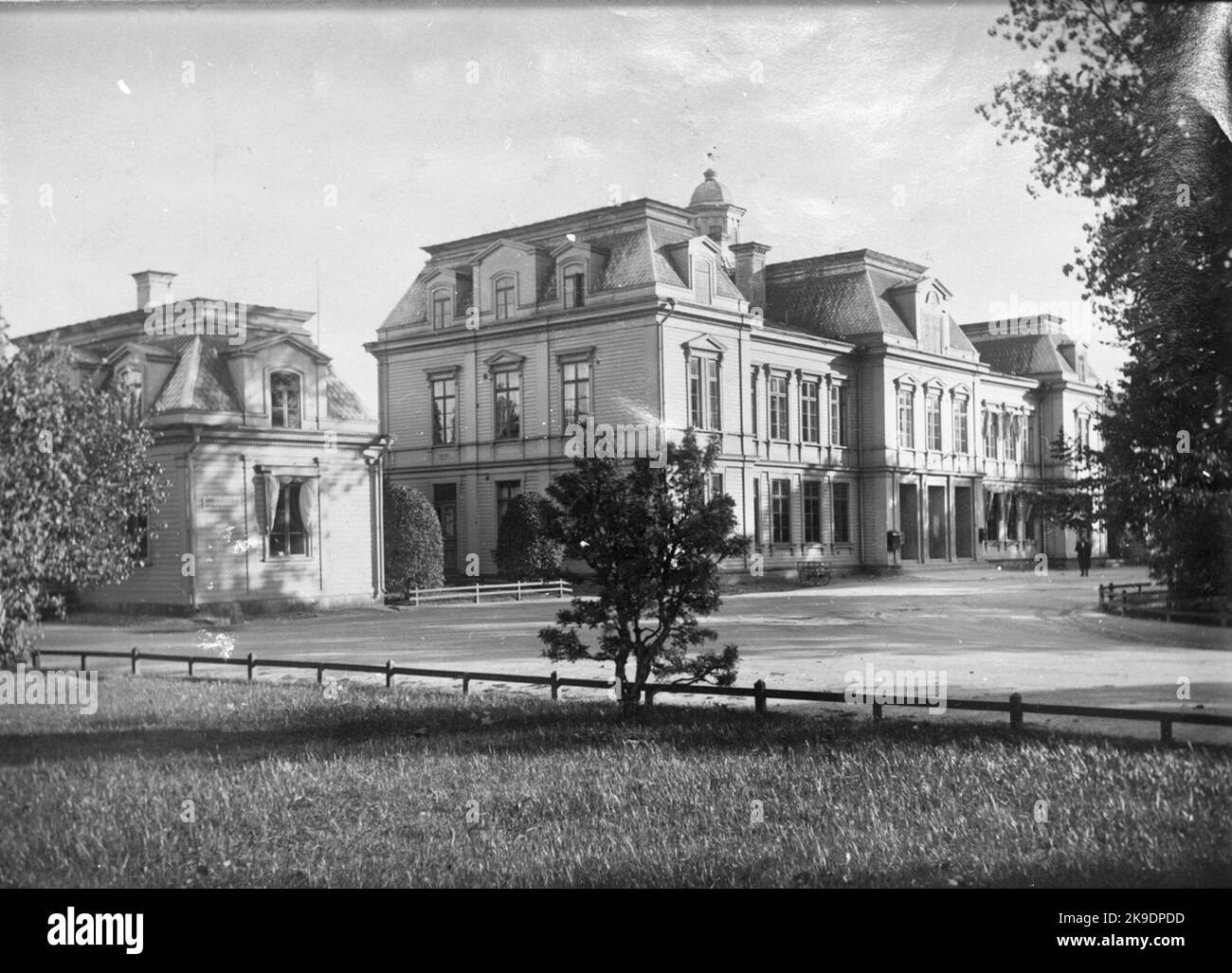 Old station house Stock Photo - Alamy