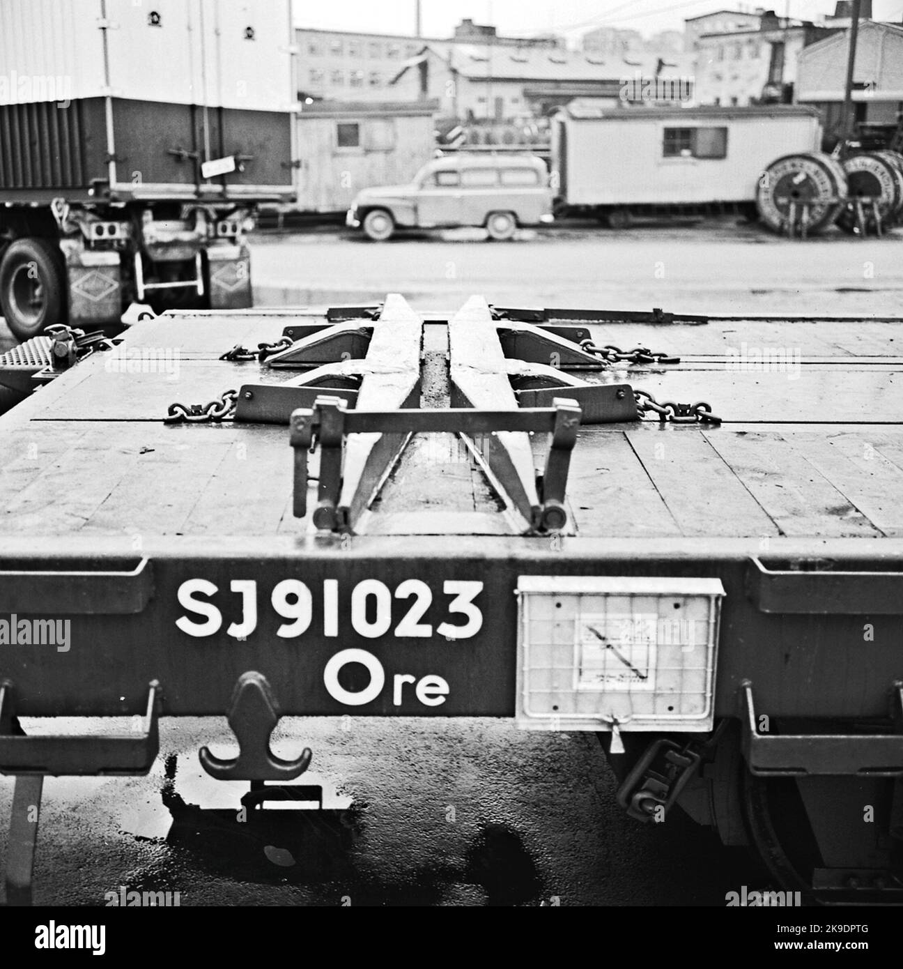 Swedish truck AB (SLAB) "Twins 20". SJ ORE 91023 Stock Photo - Alamy