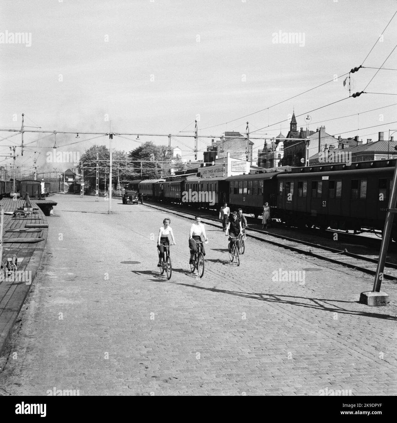 Train stn hi-res stock photography and images - Alamy