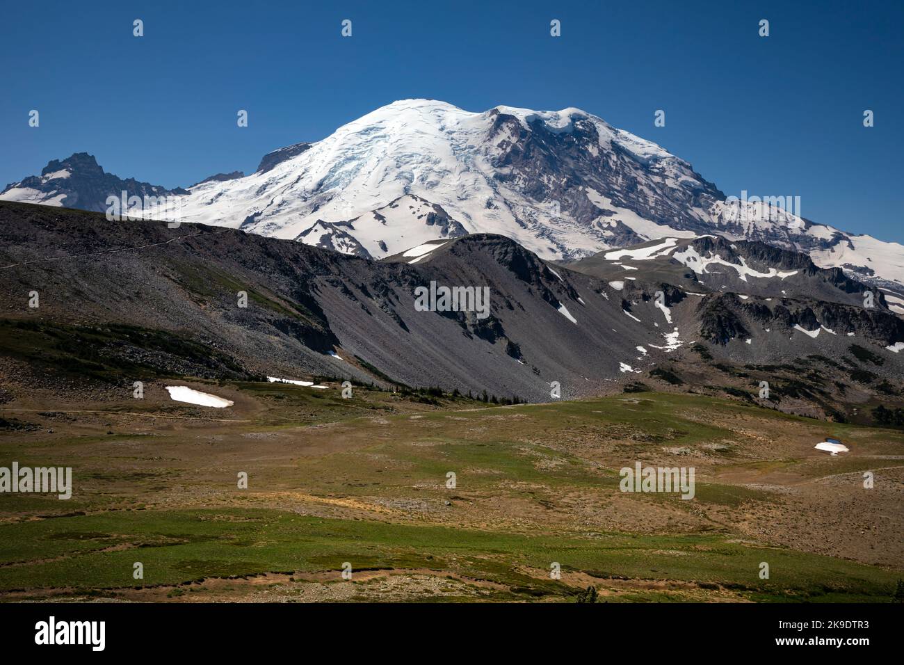 WA22601-00...WASHINGTON - Burroughs Mountain, Little Tahoma Peak and ...