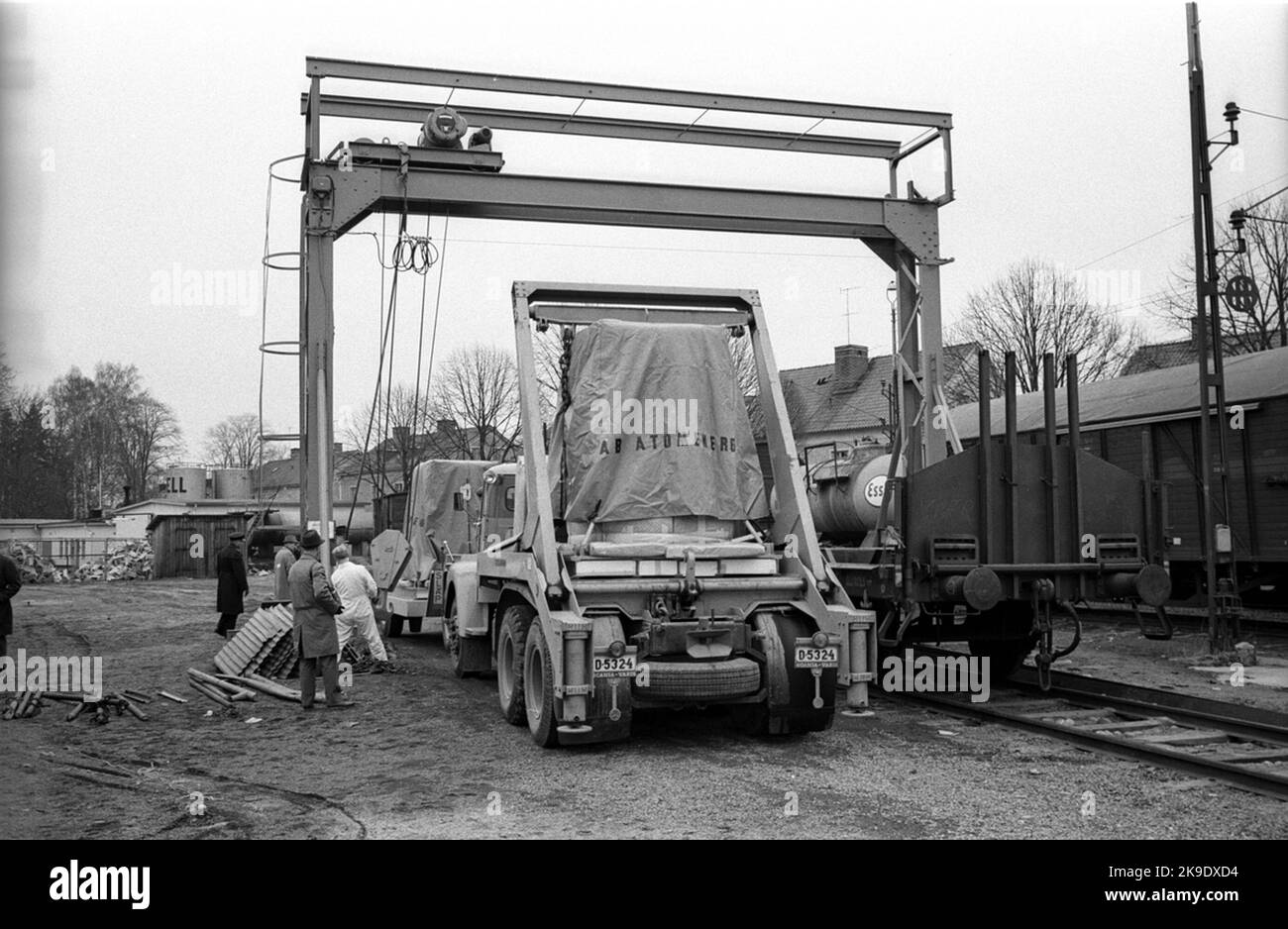 Transport of uranium containers Stock Photo - Alamy