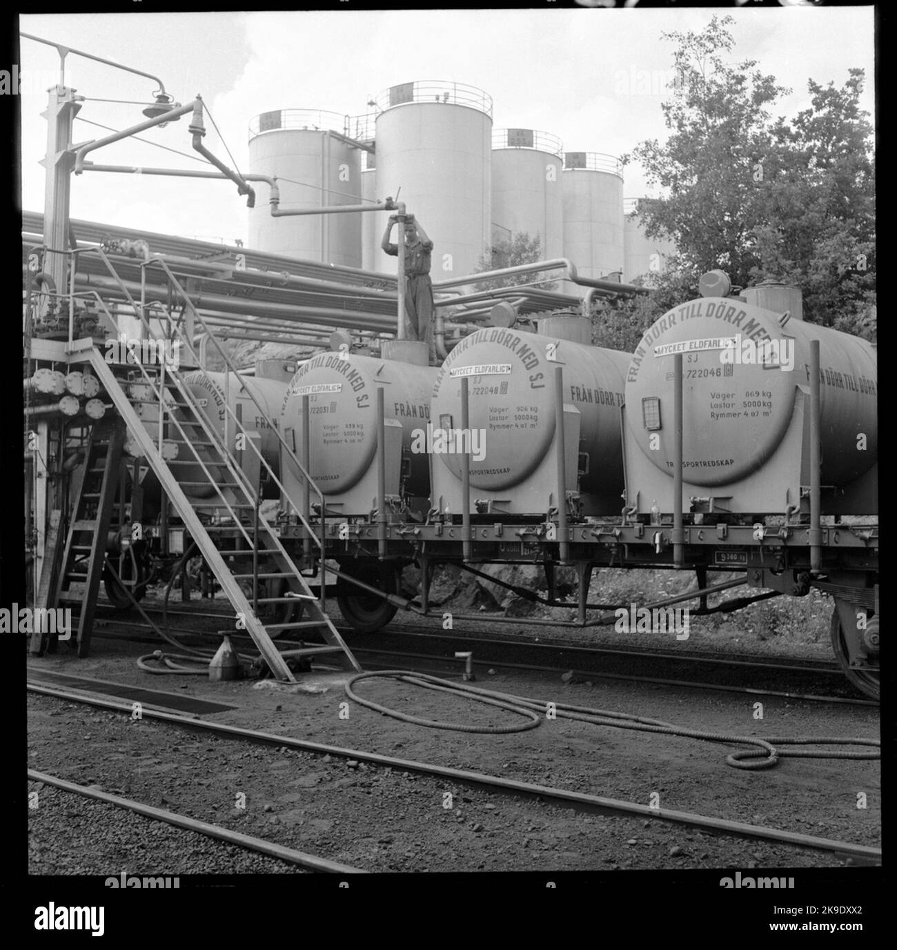 Containerized liquid hi-res stock photography and images - Alamy