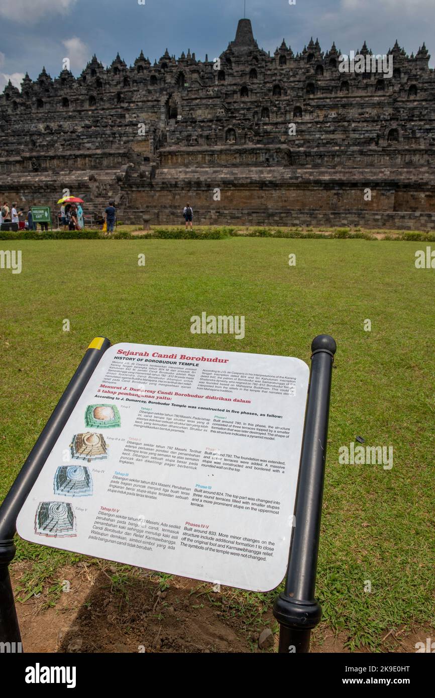 Indonesia, Java, Borobudur. The largest Buddhist monument in the world ...