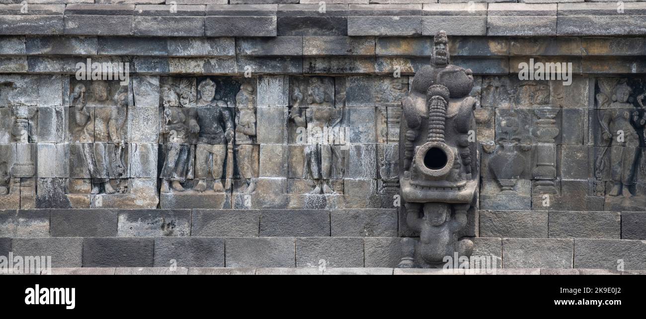 Indonesia, Java, Borobudur. The largest Buddhist monument in the world ...