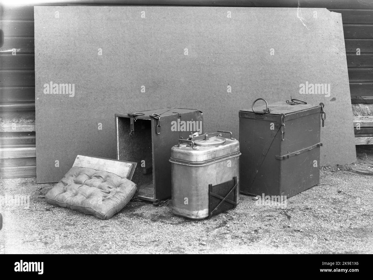 Cooking citizens with insulation to cook trolley Stock Photo - Alamy