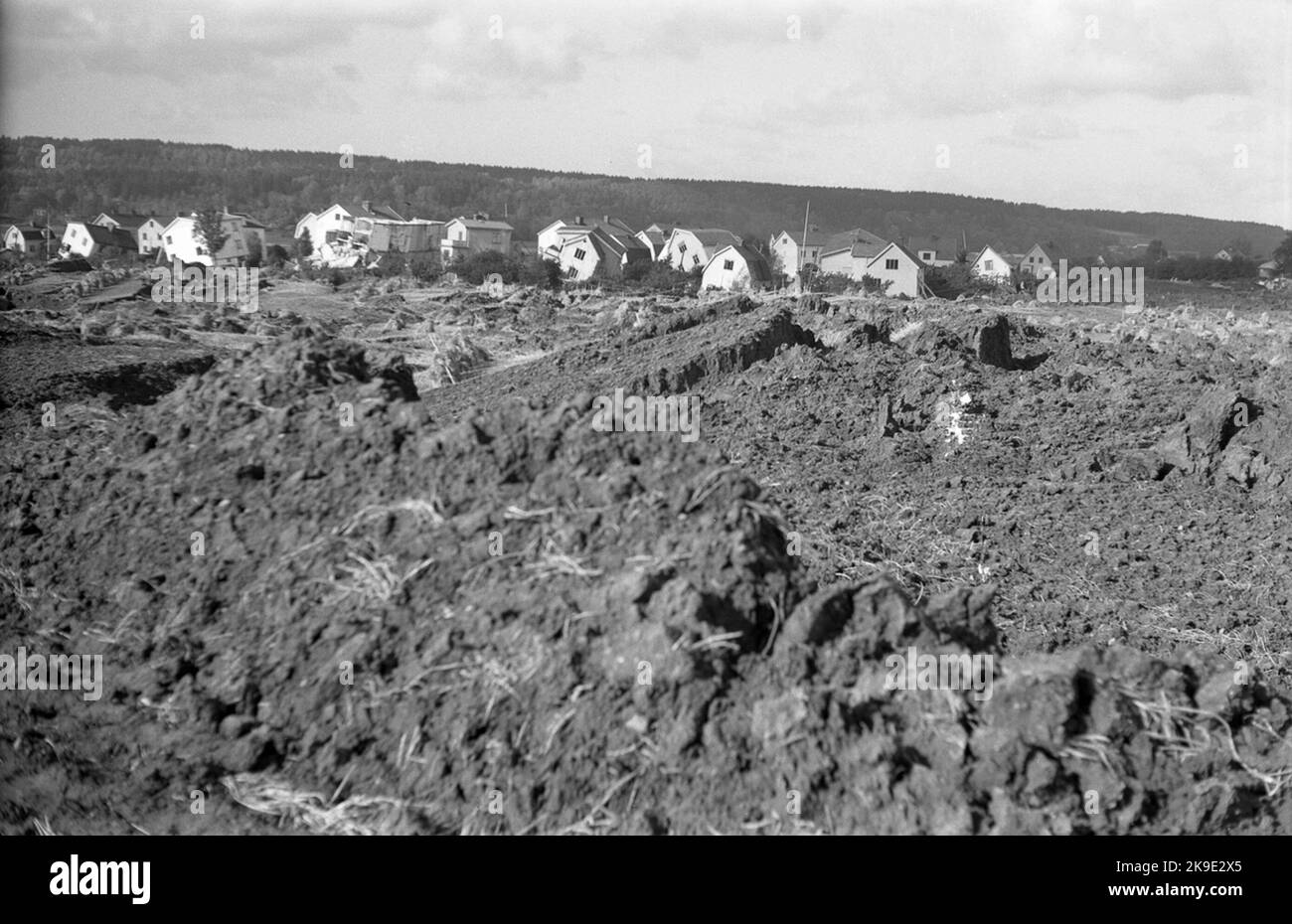 Environmental disaster response Black and White Stock Photos & Images ...