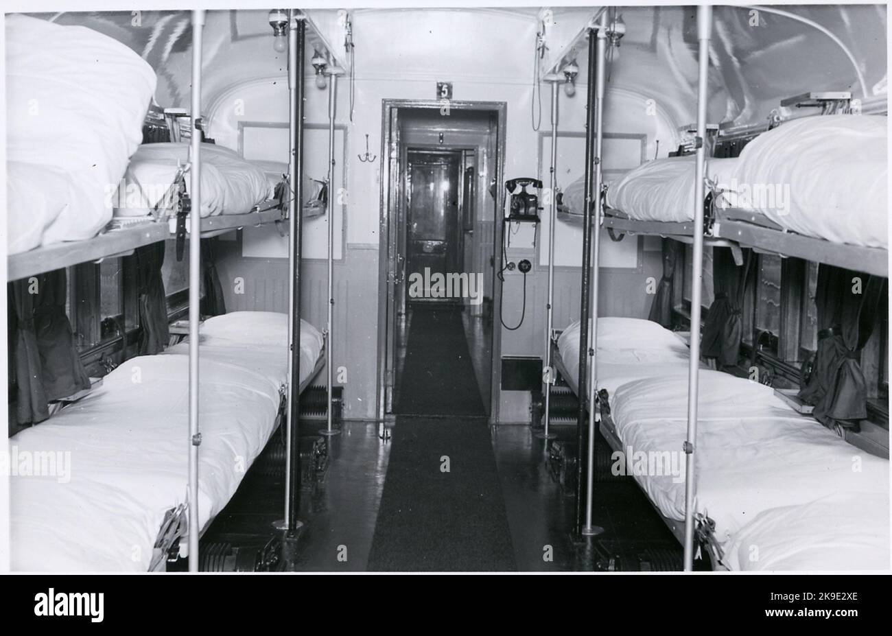 Interior from the exhibition train "SJ in the service of the defense ...