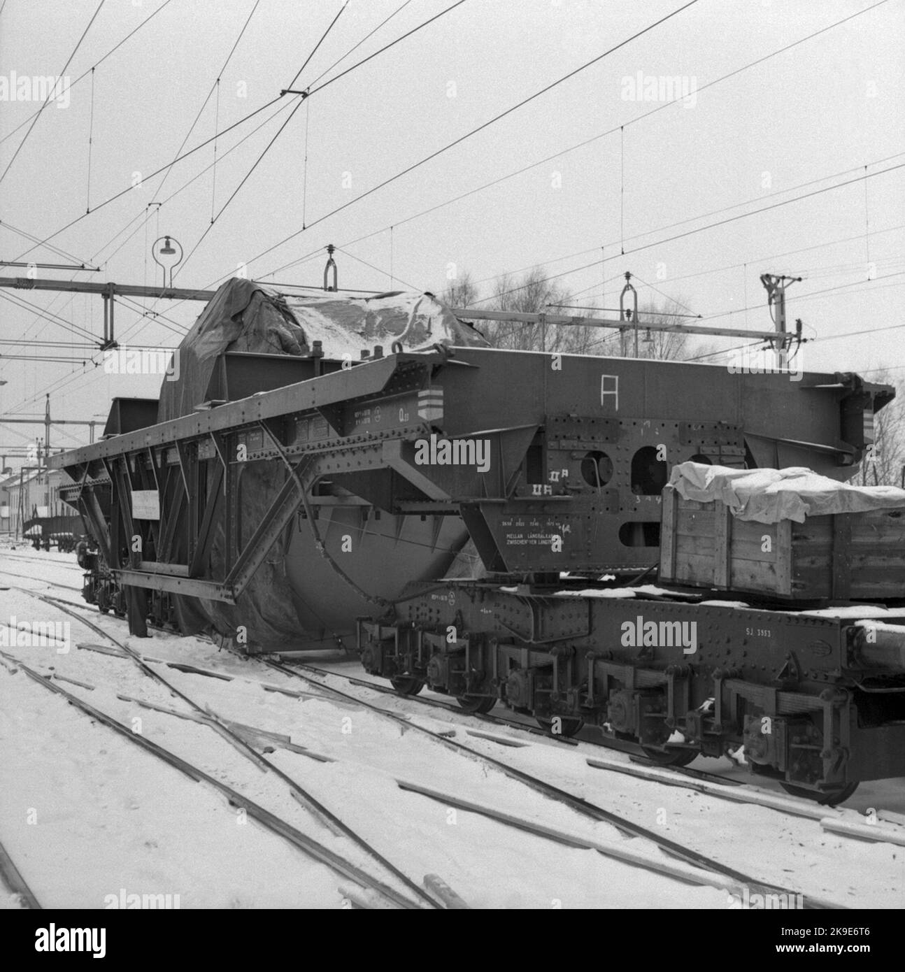 State Railways, SJ 100019 Q23. Freight wagon with long -disassembled ...