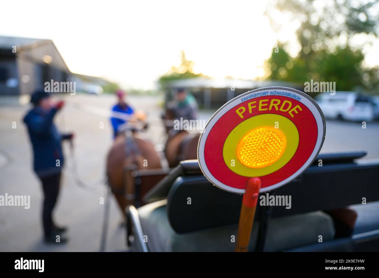 Hansen, Germany. 27th Oct, 2022. "Horses" is written on a waving trowel ...