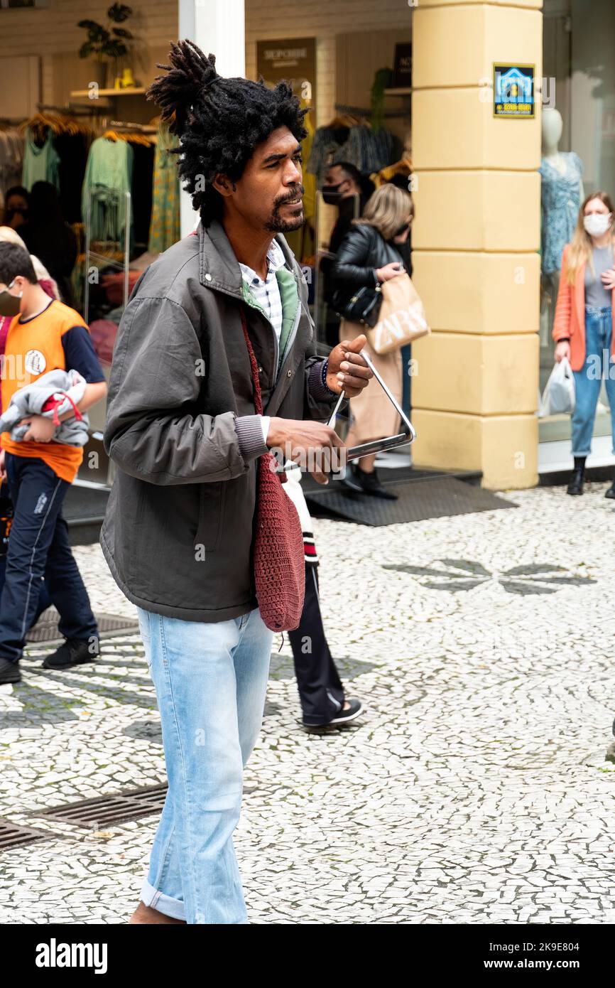 Triangle musical instrument hi-res stock photography and images - Alamy