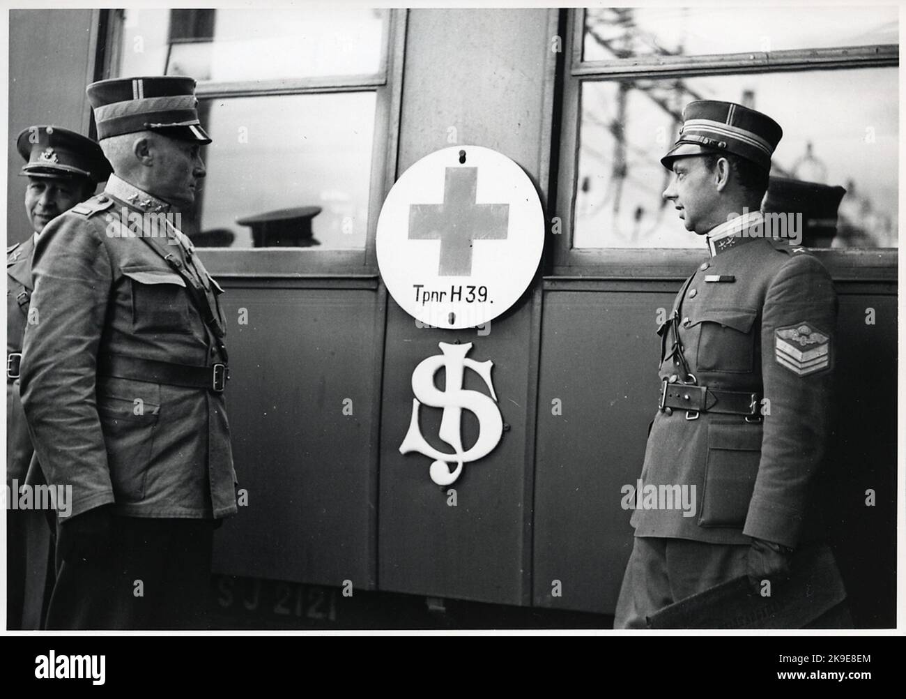 Sweden's Commander -in -Chief, General Olof Thörnell and the bureau ...