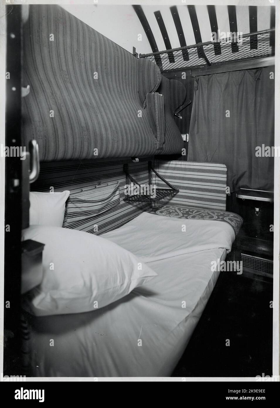 First class passenger facilities hi-res stock photography and images ...