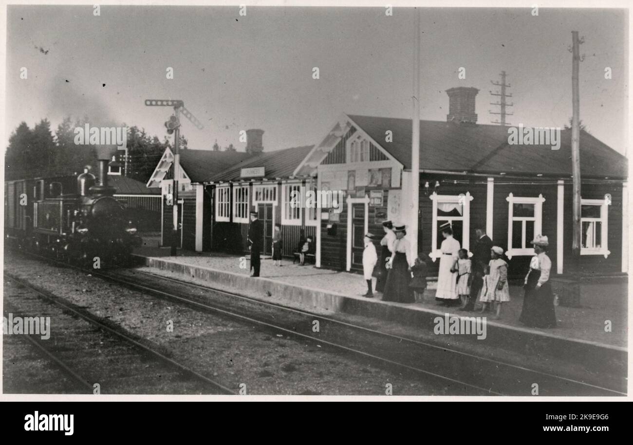 Grunnebo Station June 1909, Evening train against Uddevalla with UVHJ ...