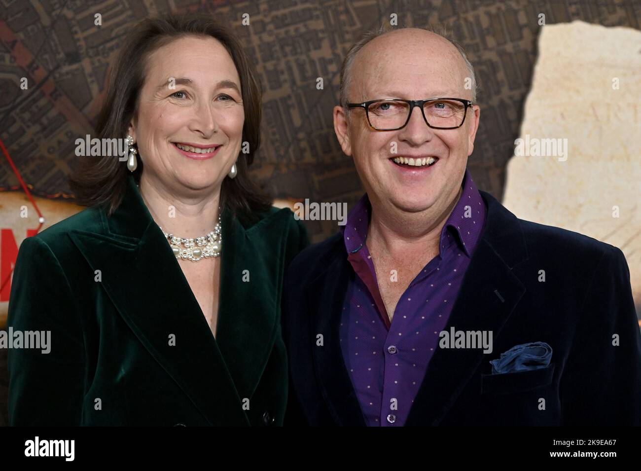 New York, USA. 27th Oct, 2022. Director Harry Bradbeer (r) and wife ...