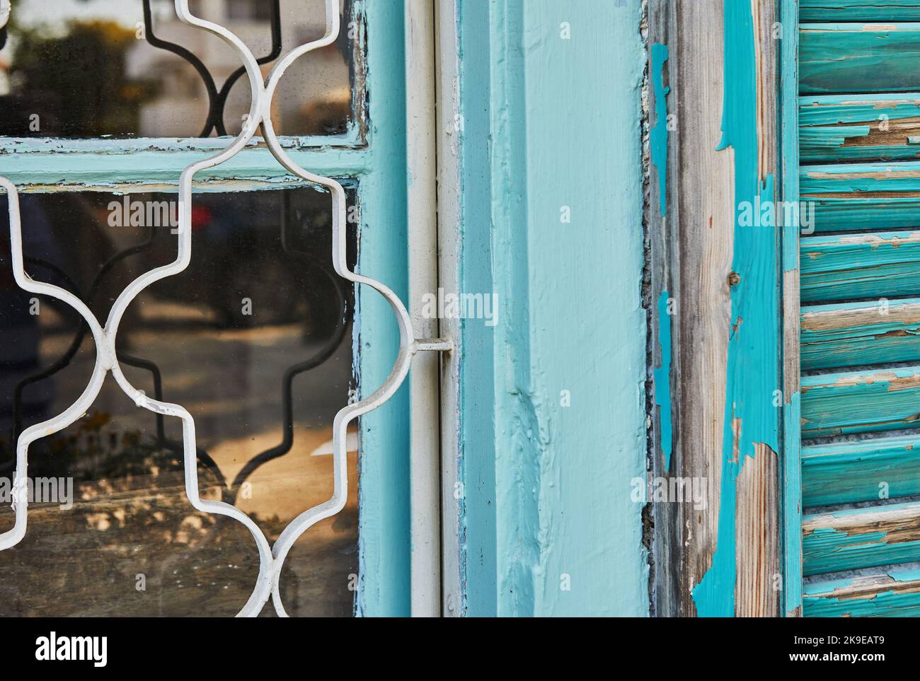 Old white painted wooden hi-res stock photography and images - Alamy