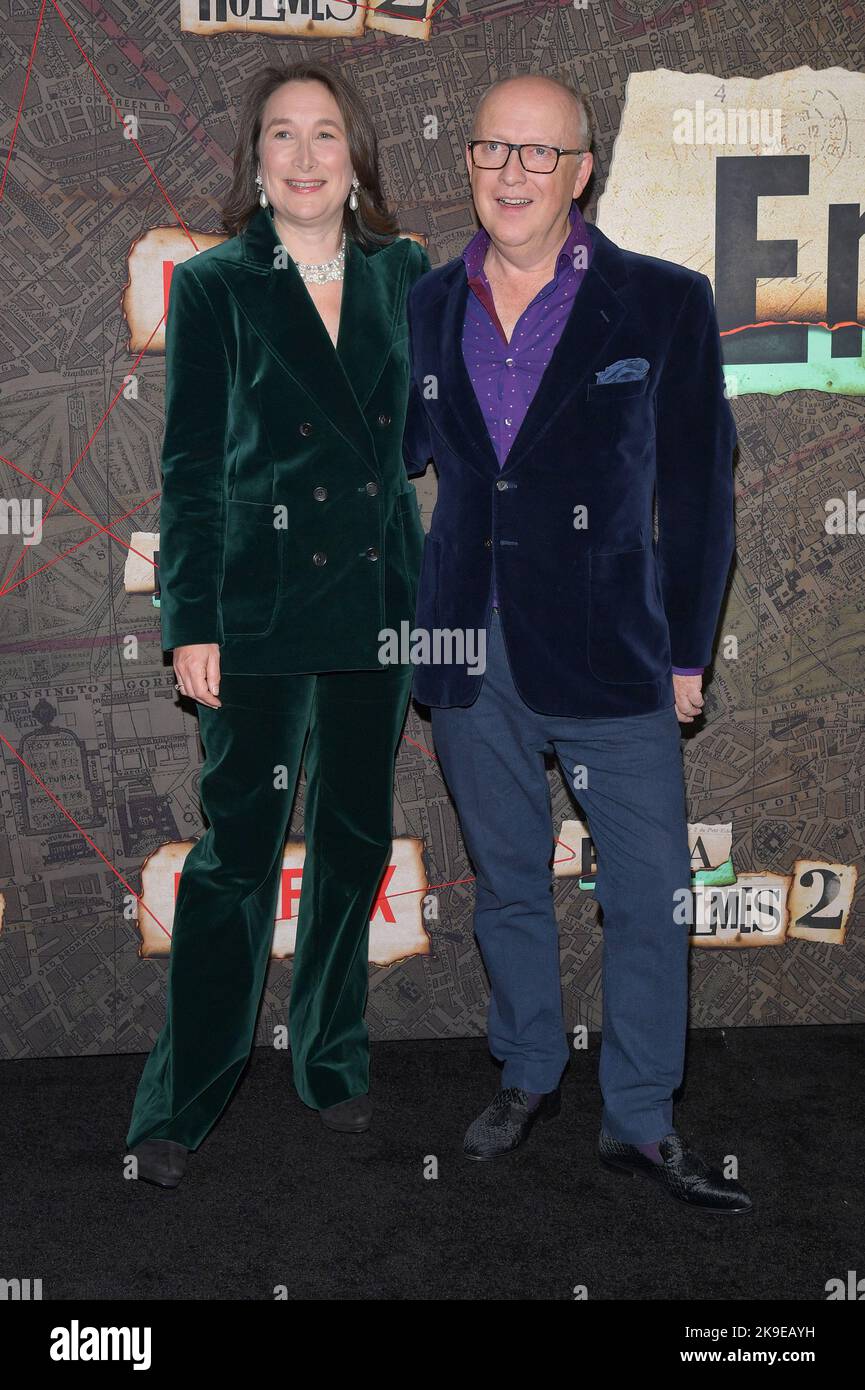 New York, USA. 27th Oct, 2022. Director Harry Bradbeer (r) and wife ...