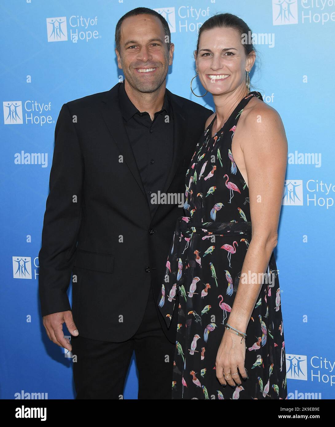 (L-R) Jack Johnson and wife Kim Johnson at the City of Hope’s 2022 ...