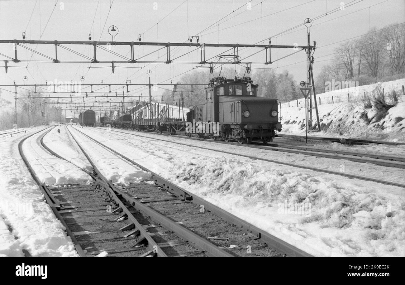 Transport of concrete beam from string concrete in Veddige. State ...