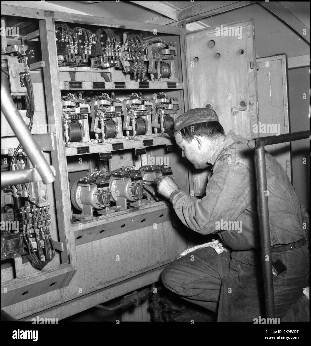 Diesel locomotive maintenance facility hi-res stock photography and ...