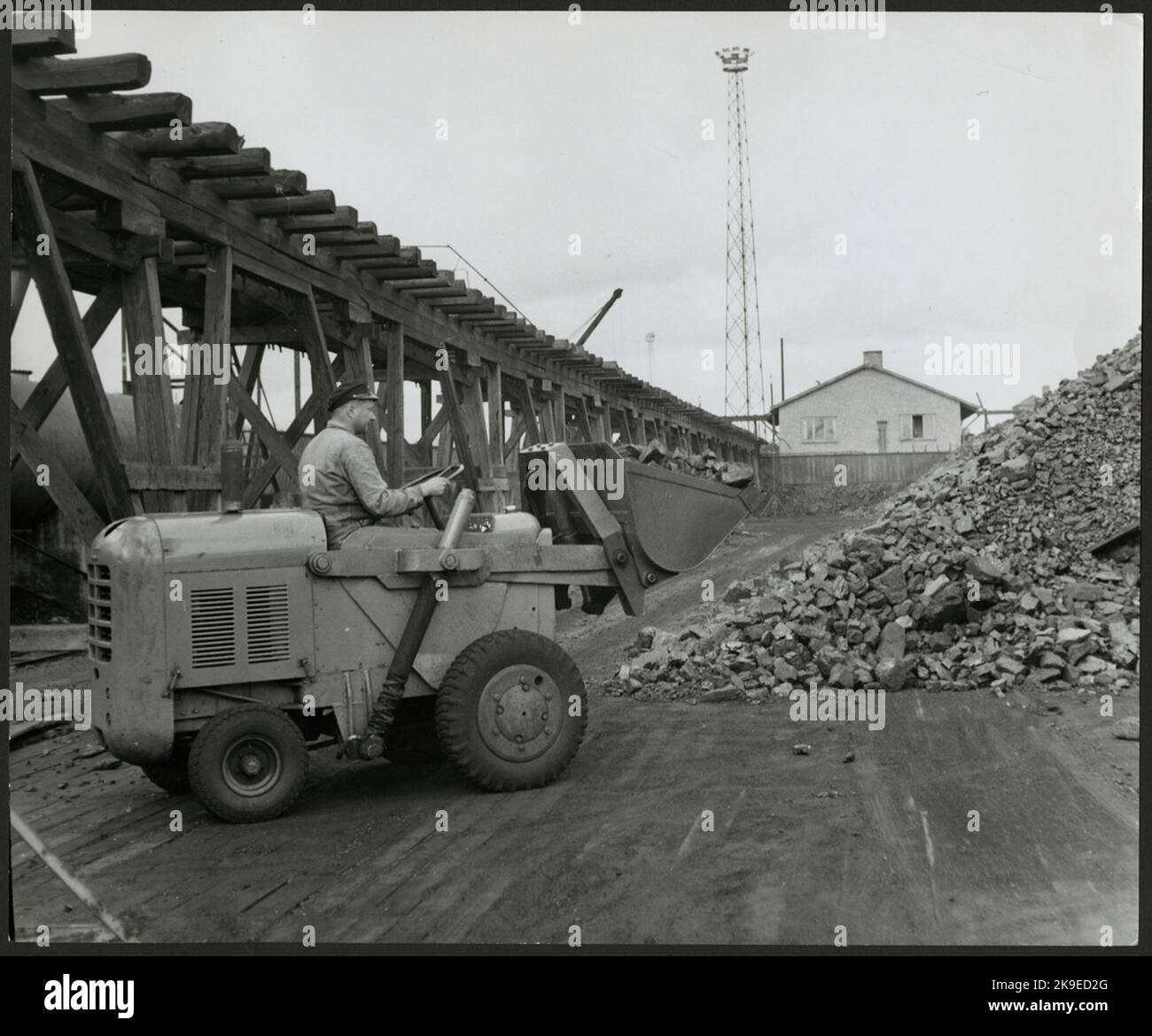 Carbon handling hi-res stock photography and images - Alamy