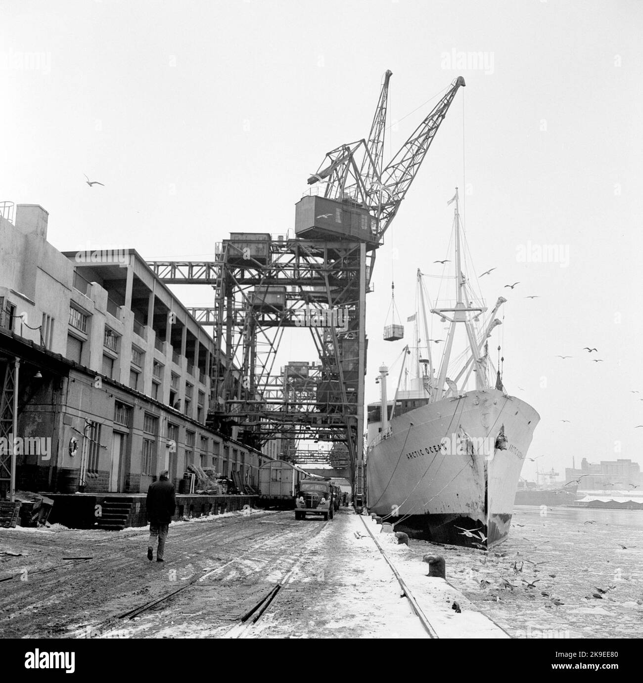 Ocean railway Black and White Stock Photos & Images - Alamy