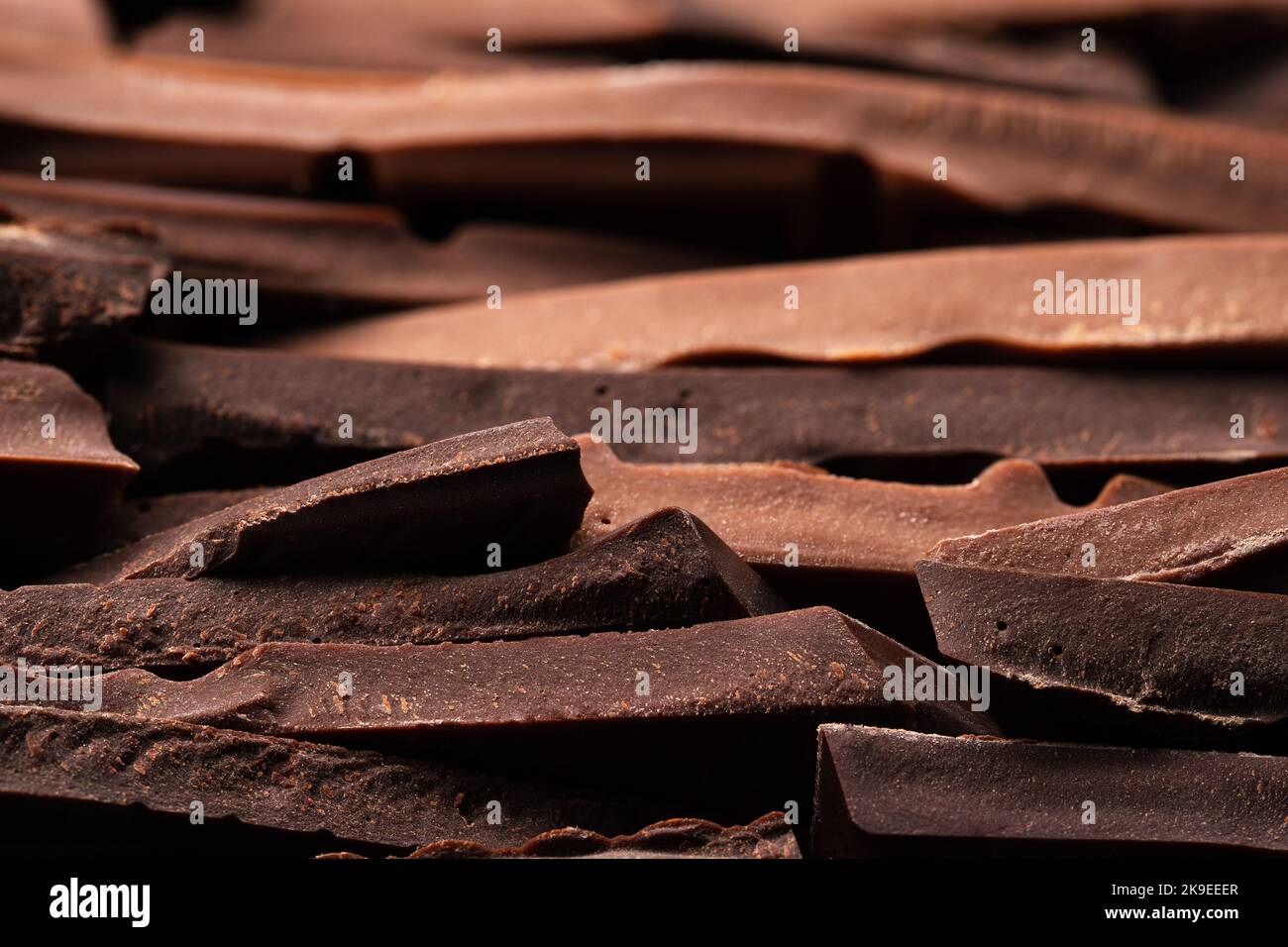 texture broken chocolate bar, sweet snack for dessert Stock Photo - Alamy
