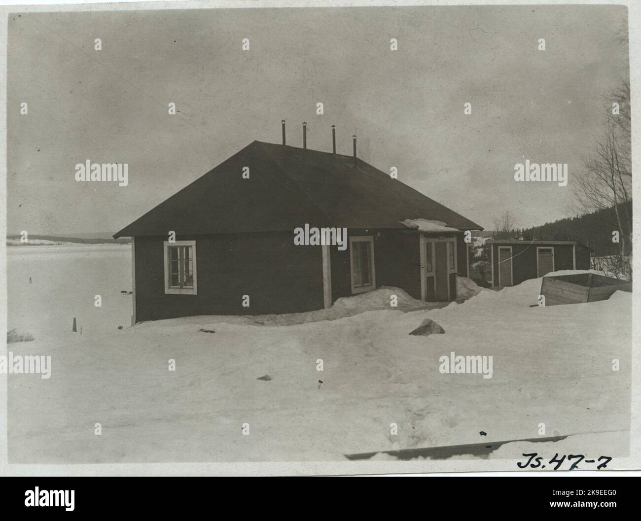 The section engineering expedition. Provisional buildings during the ...