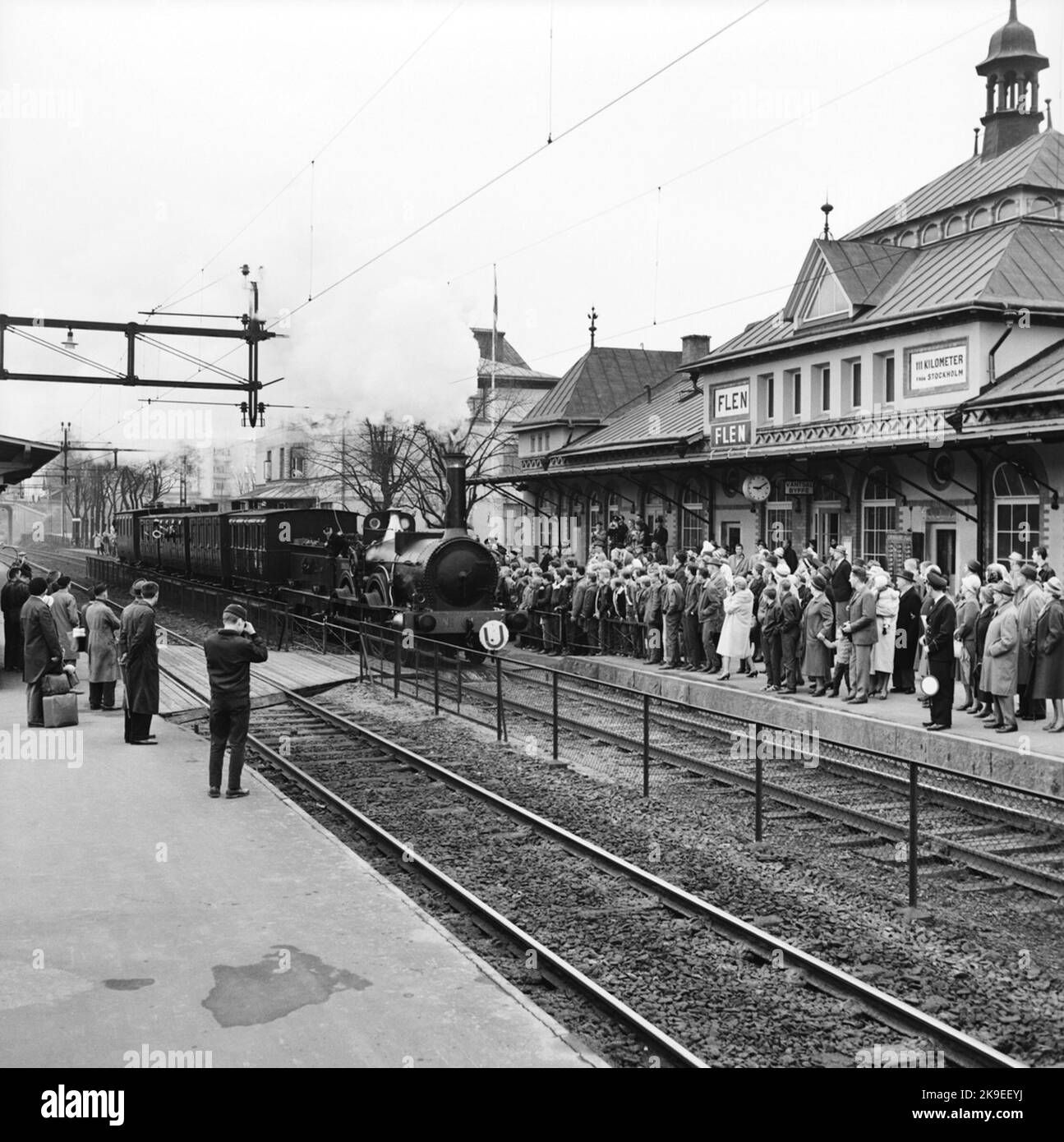 Historical train's journey from Stockholm to Gothenburg for the ...
