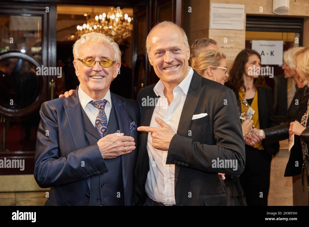 Hamburg, Germany. 27th Oct, 2022. Tony Christie (l), English musician ...