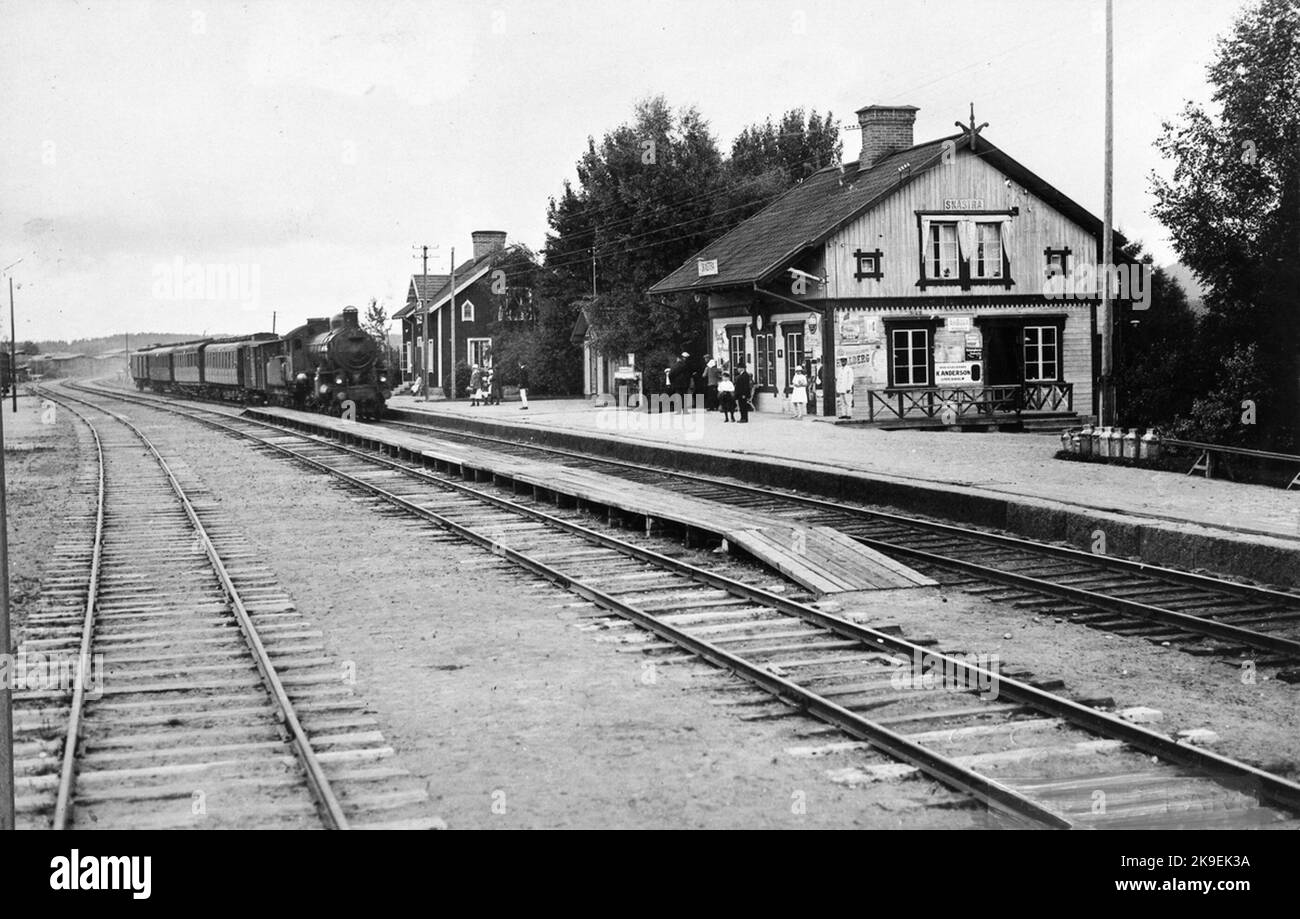 Train station b hi-res stock photography and images - Alamy