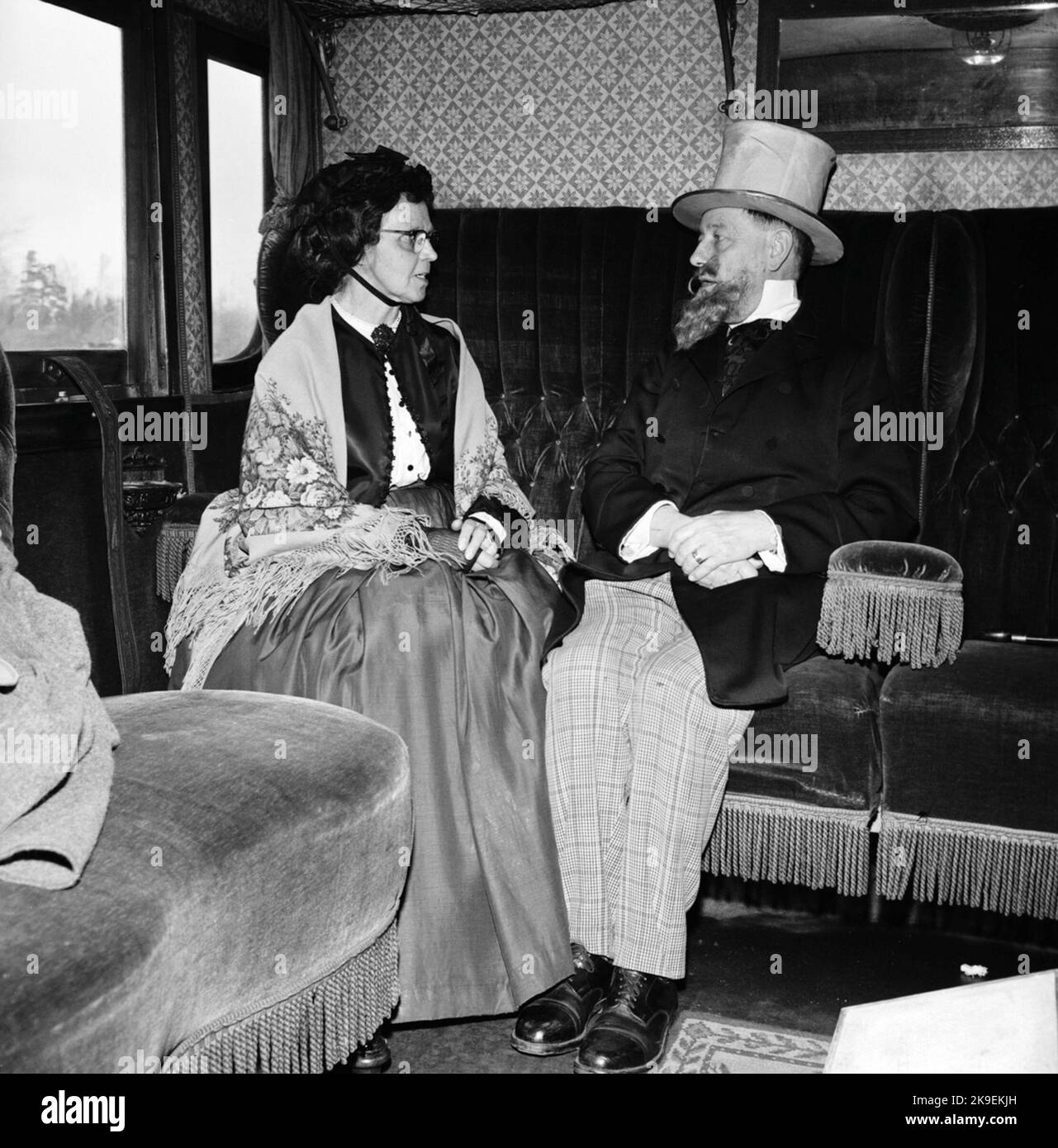 Historical train's journey from Stockholm to Gothenburg for the ...