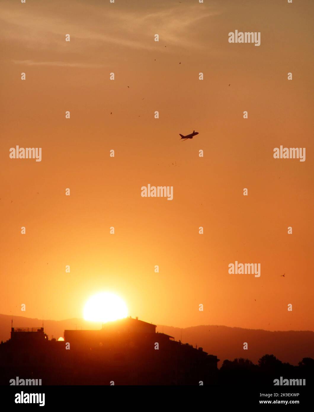 View sun rising airplane hi-res stock photography and images - Alamy