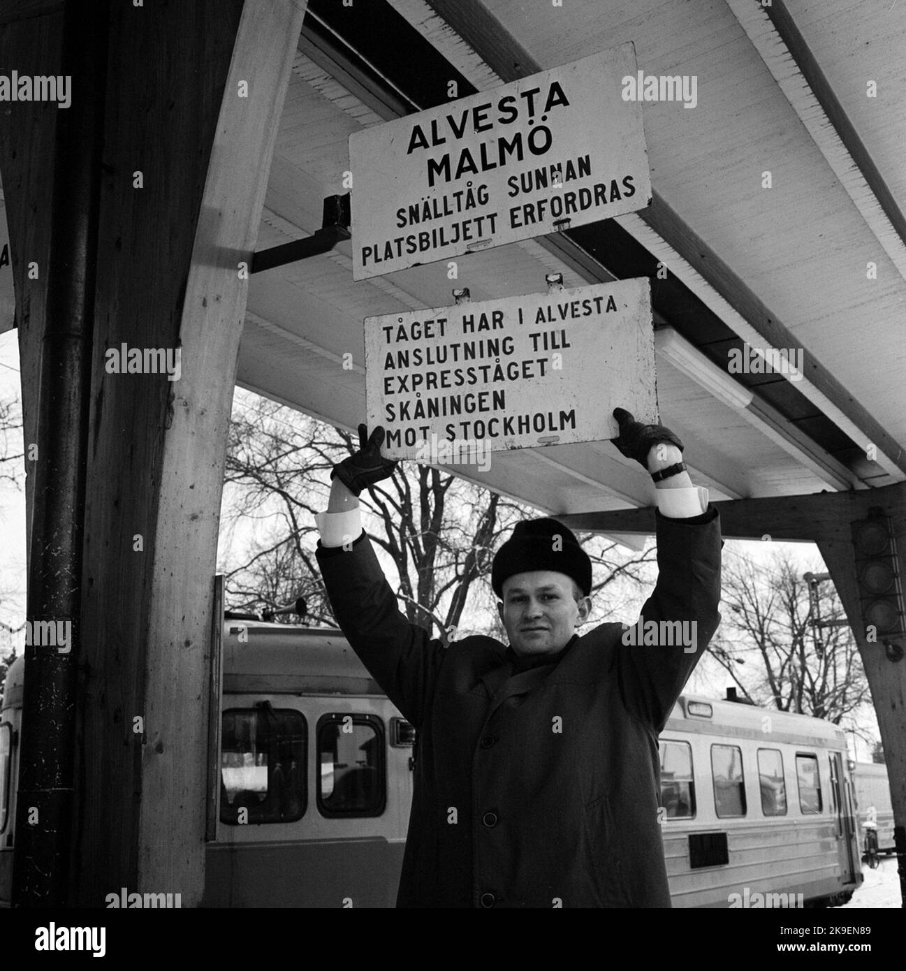 Interview with customer visitors Stock Photo - Alamy