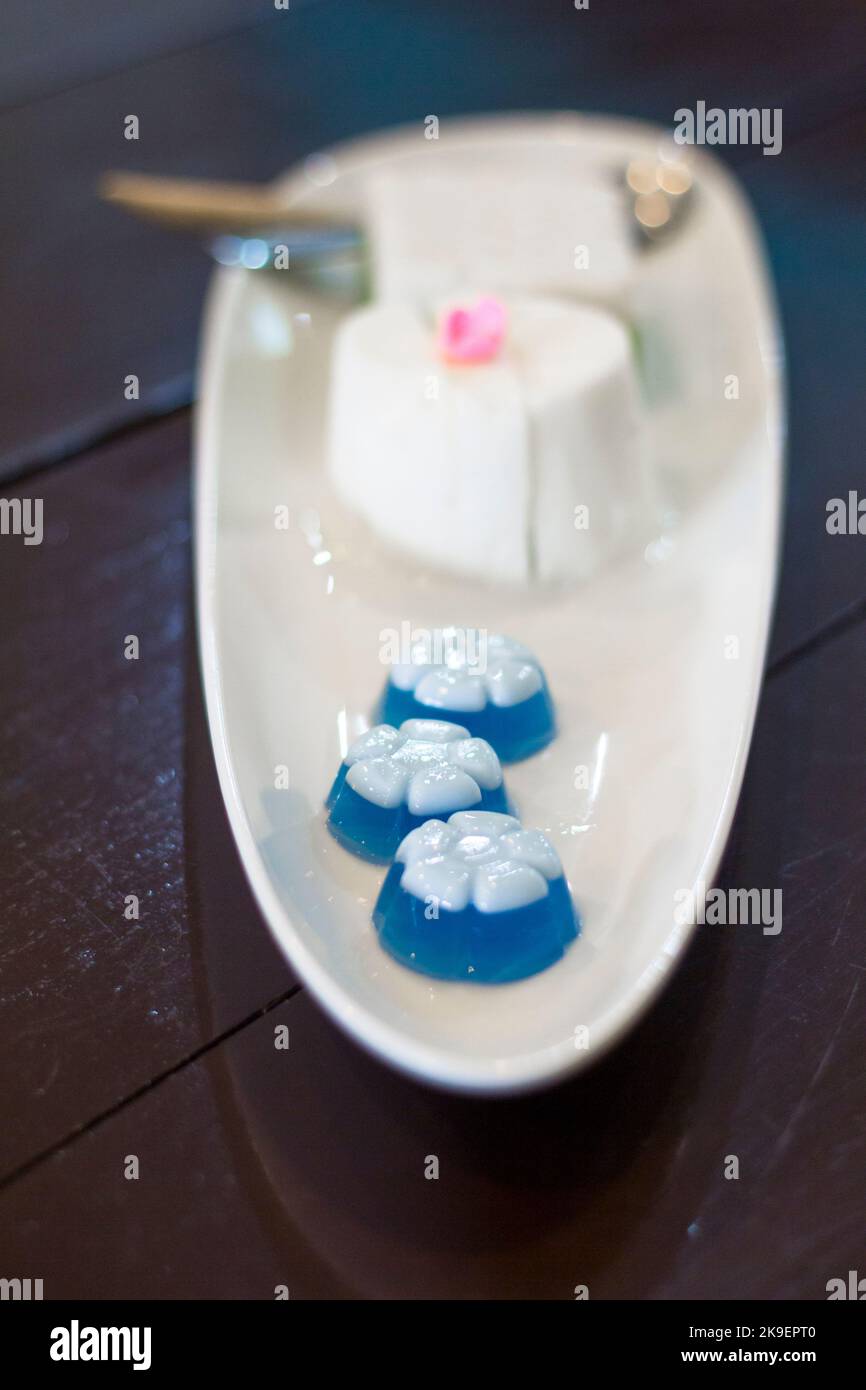 Native thai sweets hi-res stock photography and images - Alamy