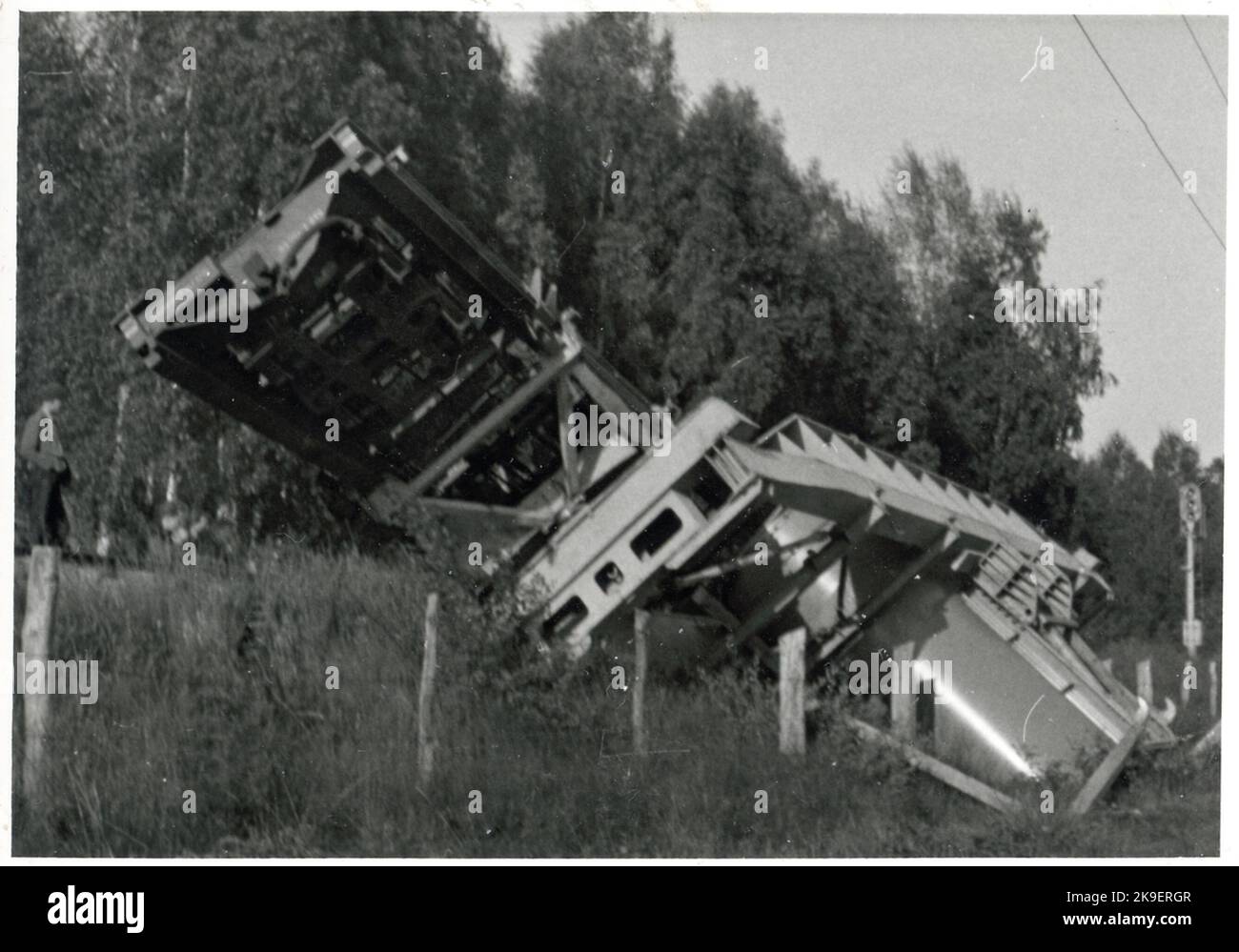 Transformer overturned during transport at the entrance to Jenny Stock ...