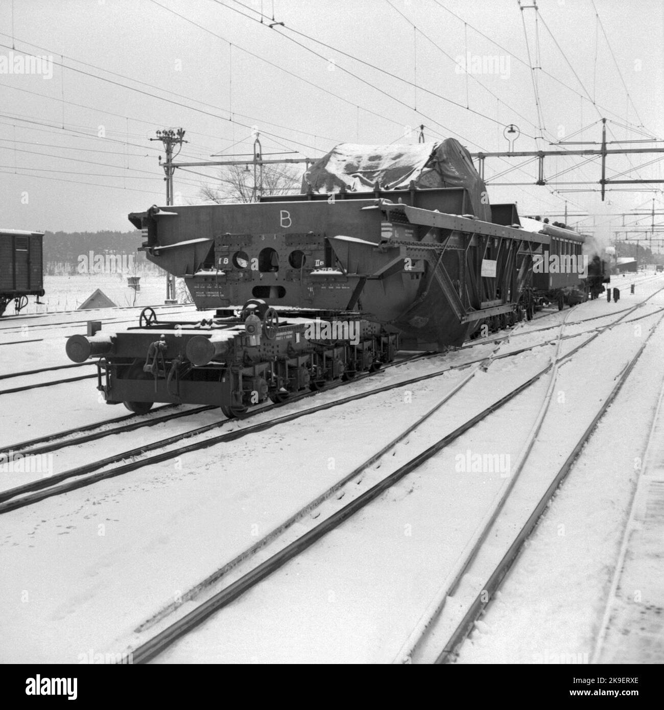 State Railways, SJ 100019 Q23. Freight wagon with long -disassembled ...