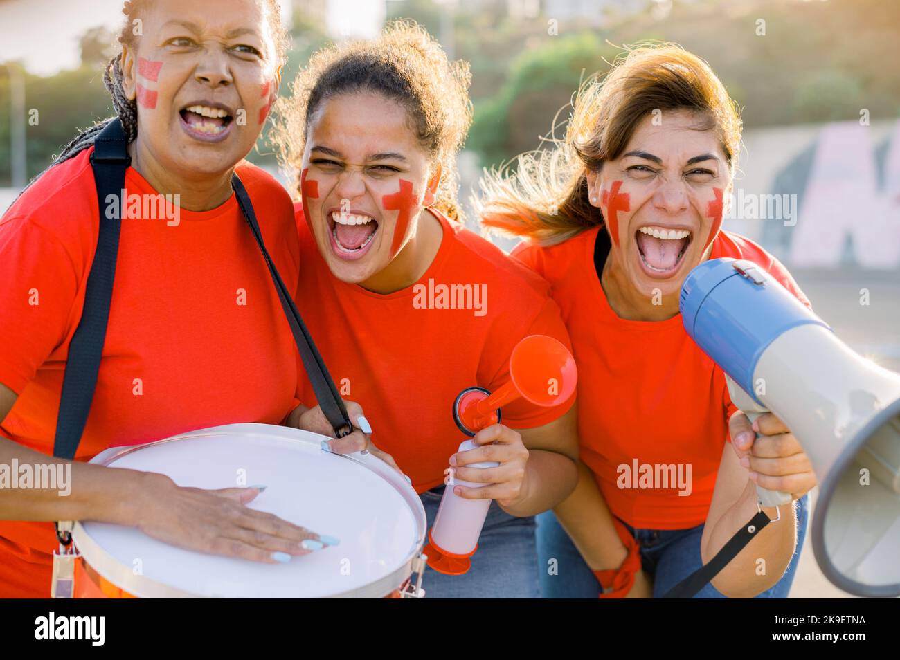 Football fan shouting hi-res stock photography and images - Alamy